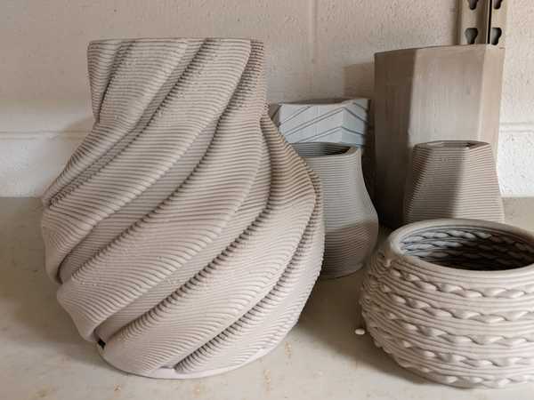 Twisted Ridged Vase | POTTERWARE Documentation